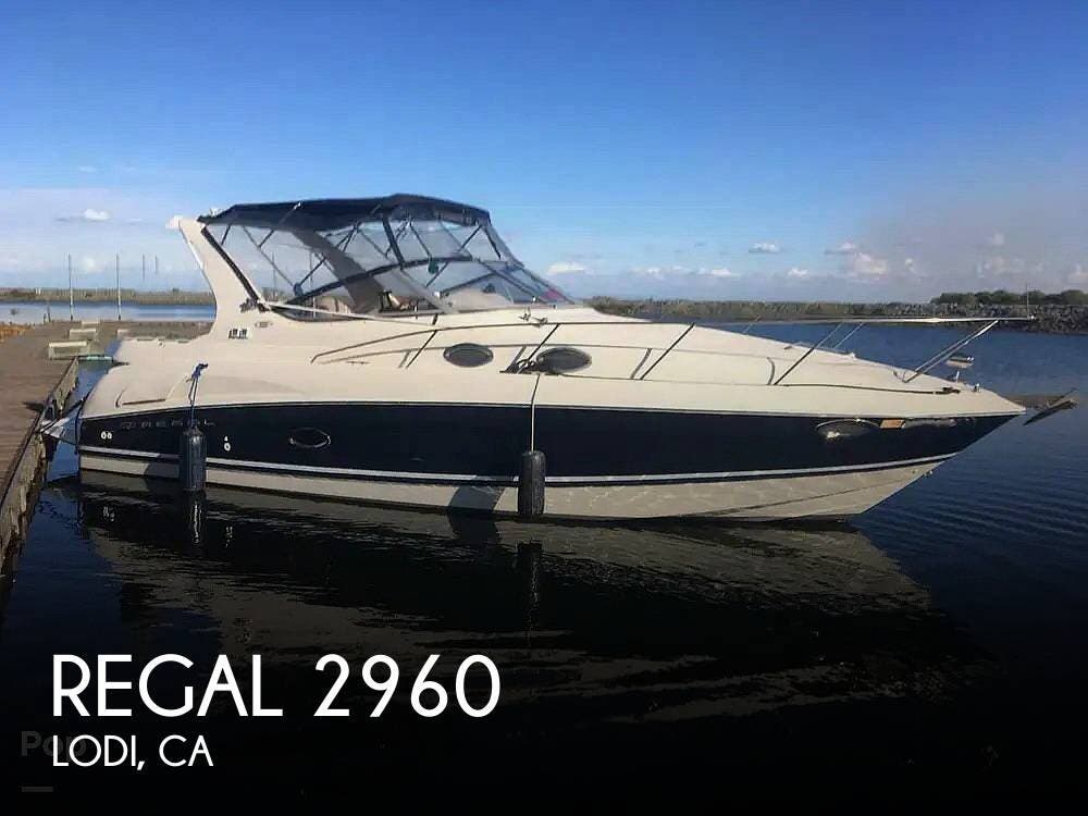 Express Cruiser - 2000 Regal 2960 Commodore | Motor & Keel