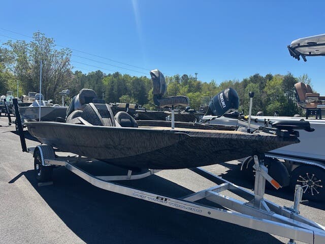 2024 Xpress Hyper-Lift Series H18B CRAPPIE