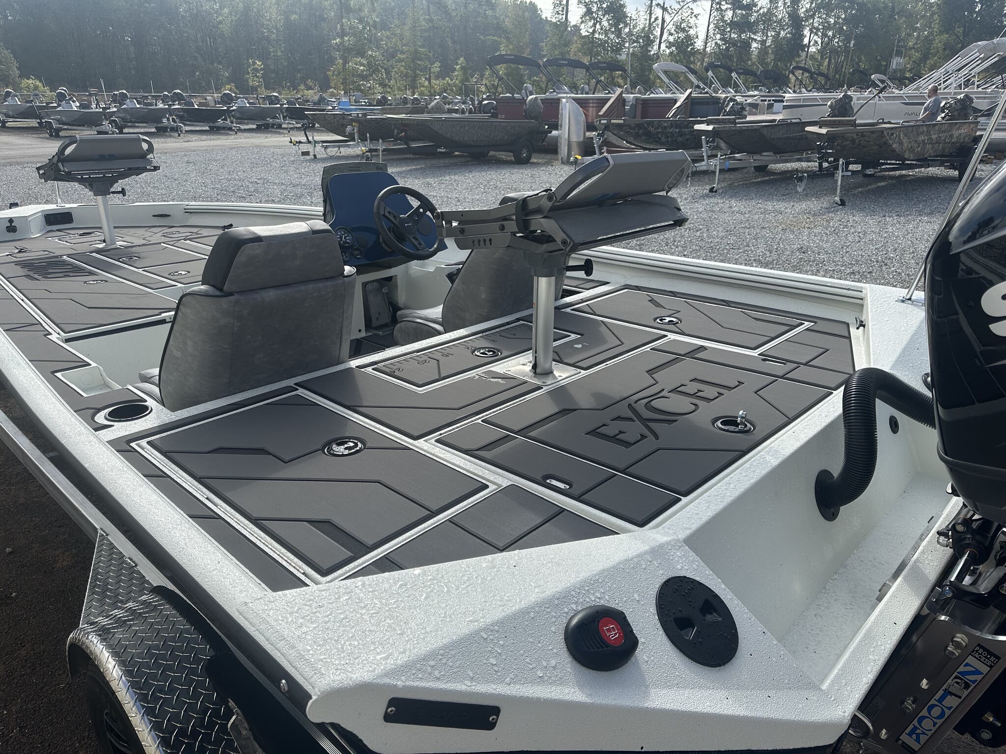 Bass Boat - 2026 Excel EX 203 | Motor & Keel