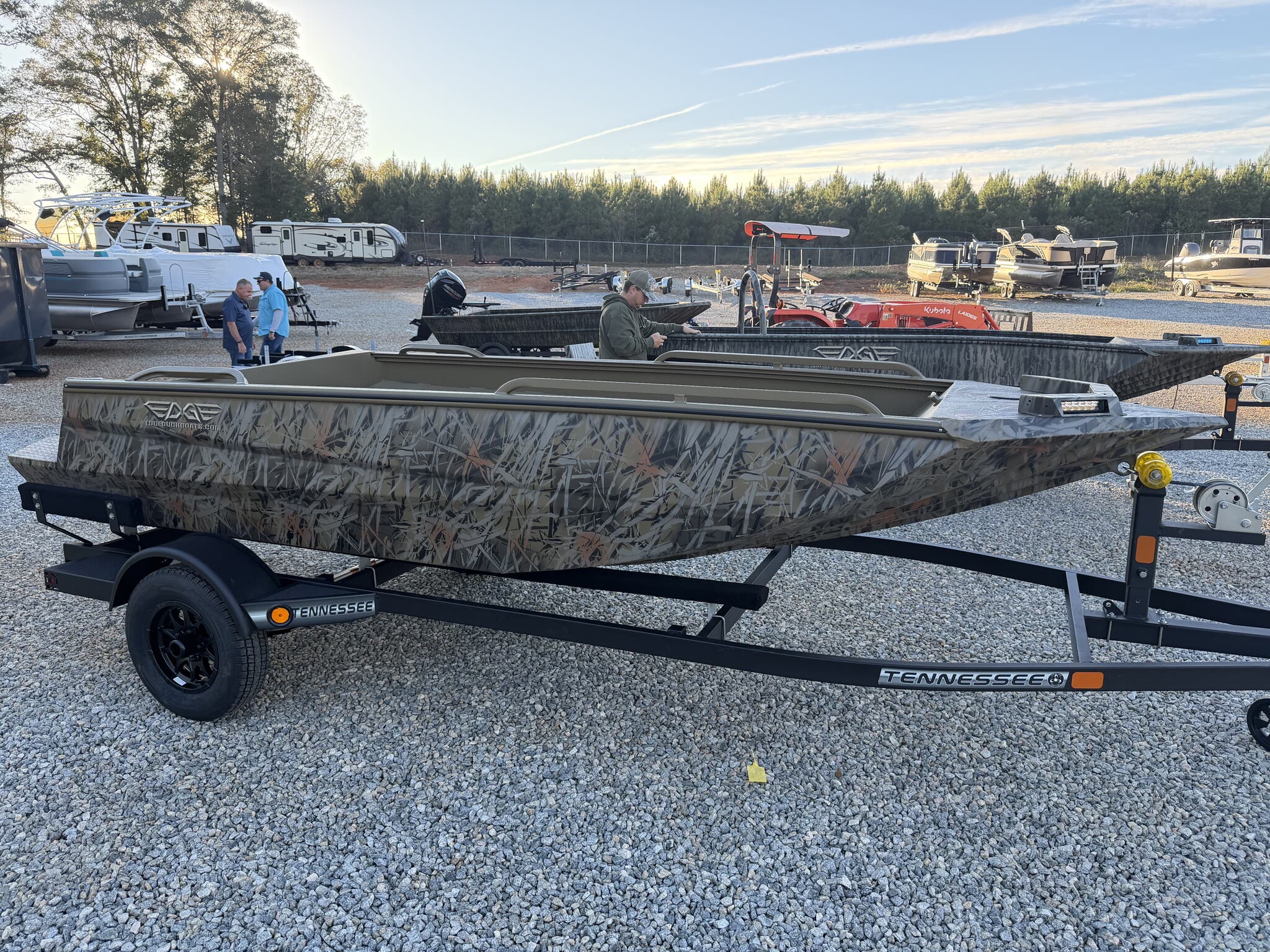 Duck Boat - 2026 Edge Duck Boats Standard Series 553DB | Motor & Keel
