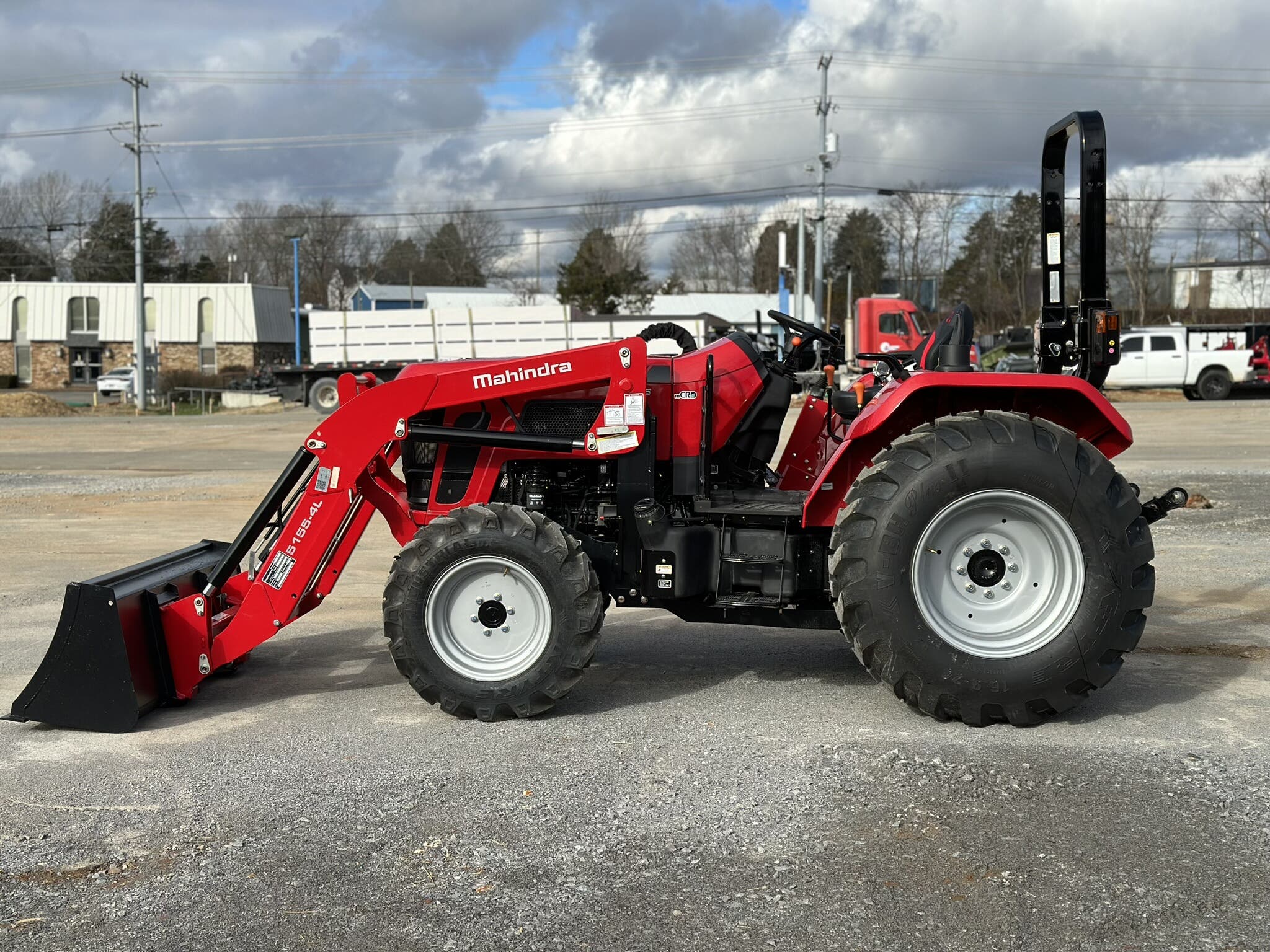 2023 Mahindra 5100 Series 5155 4WD ROPS SHT IND TIRE W/LOADER