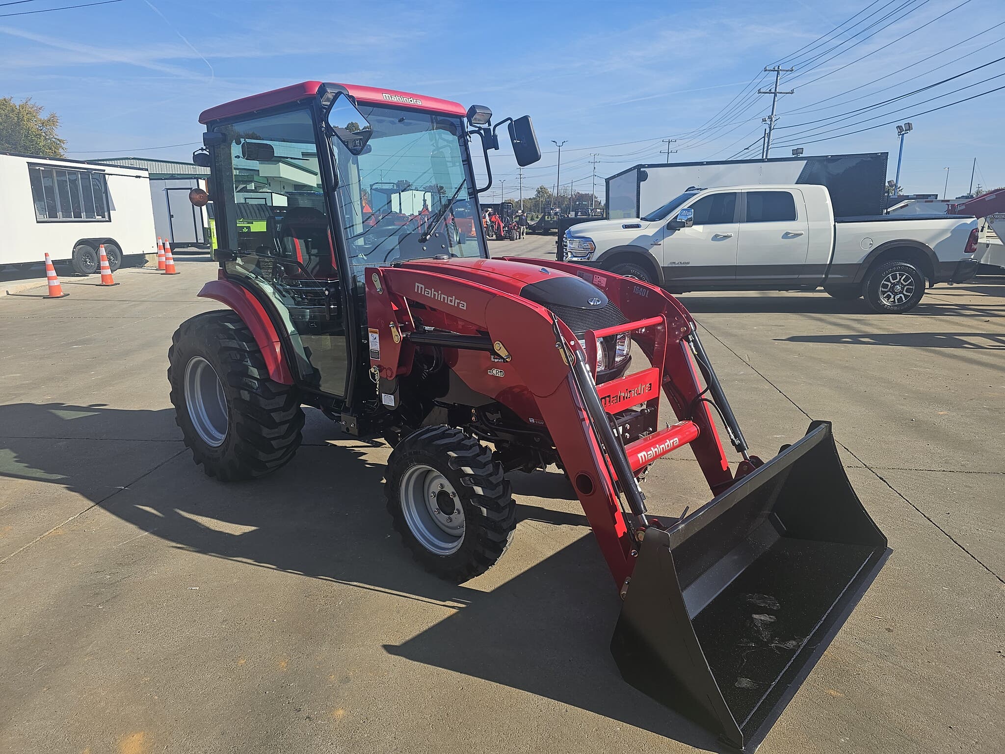 2024 Mahindra 1600 Series 1635 4WD CAB HST