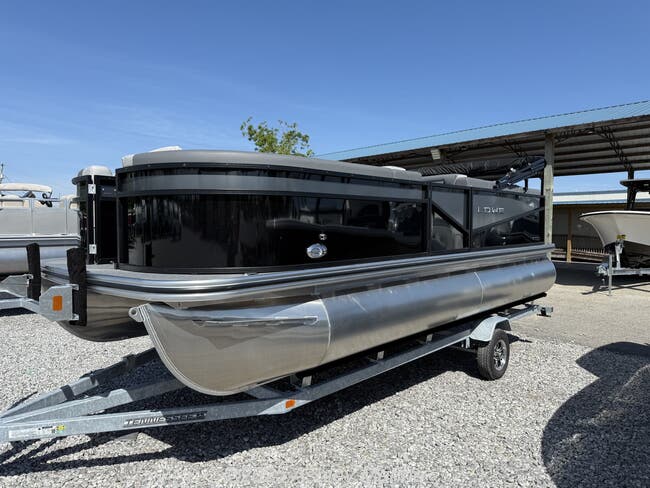 2025 Lowe Boats LS Walk Thru 210