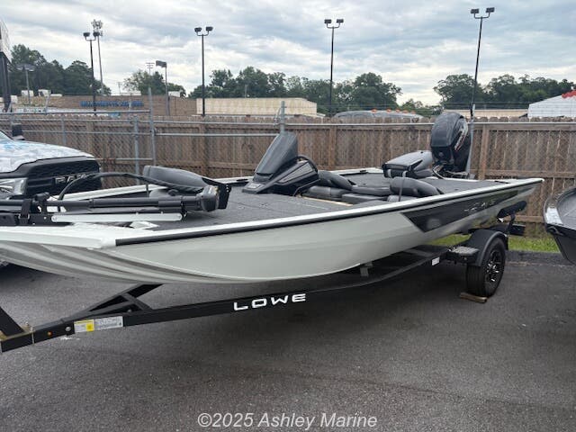 Bass Boat - 2025 Lowe Stinger ST175 | Motor & Keel