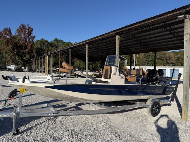 2026 Xpress Hyper-Lift Bay Series H20 BAY
