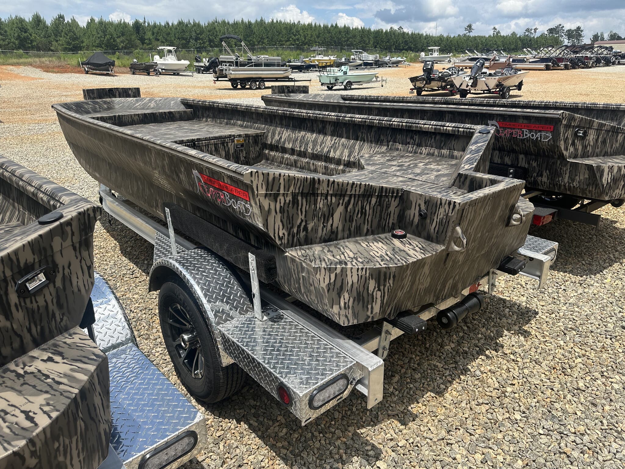 Duck Boat - 2026 Reaper Boats 756 STEP TRANSOM | Motor & Keel
