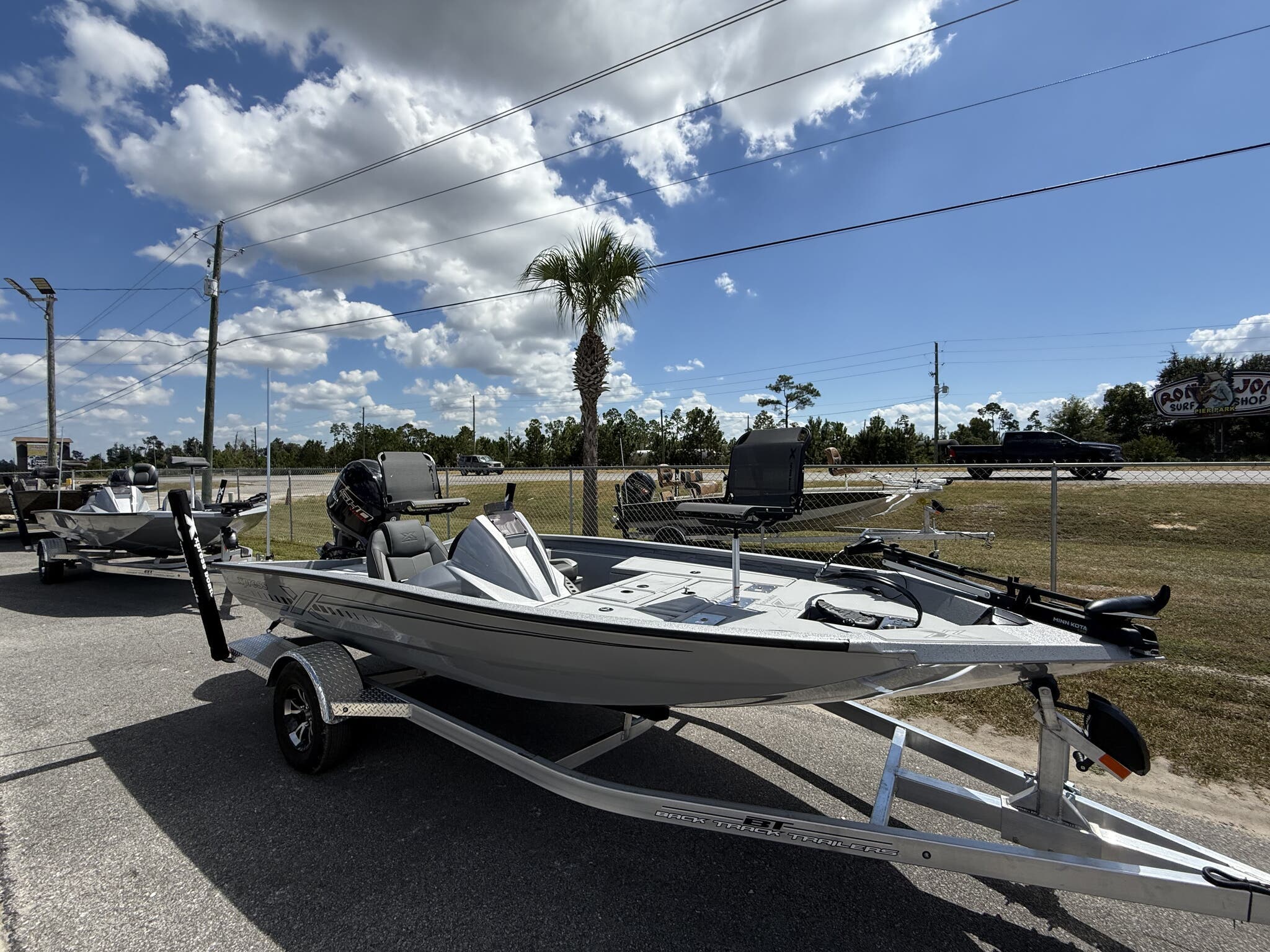Bass Boat - 2026 Xpress Hyper-Lift Crappie Series | Motor & Keel