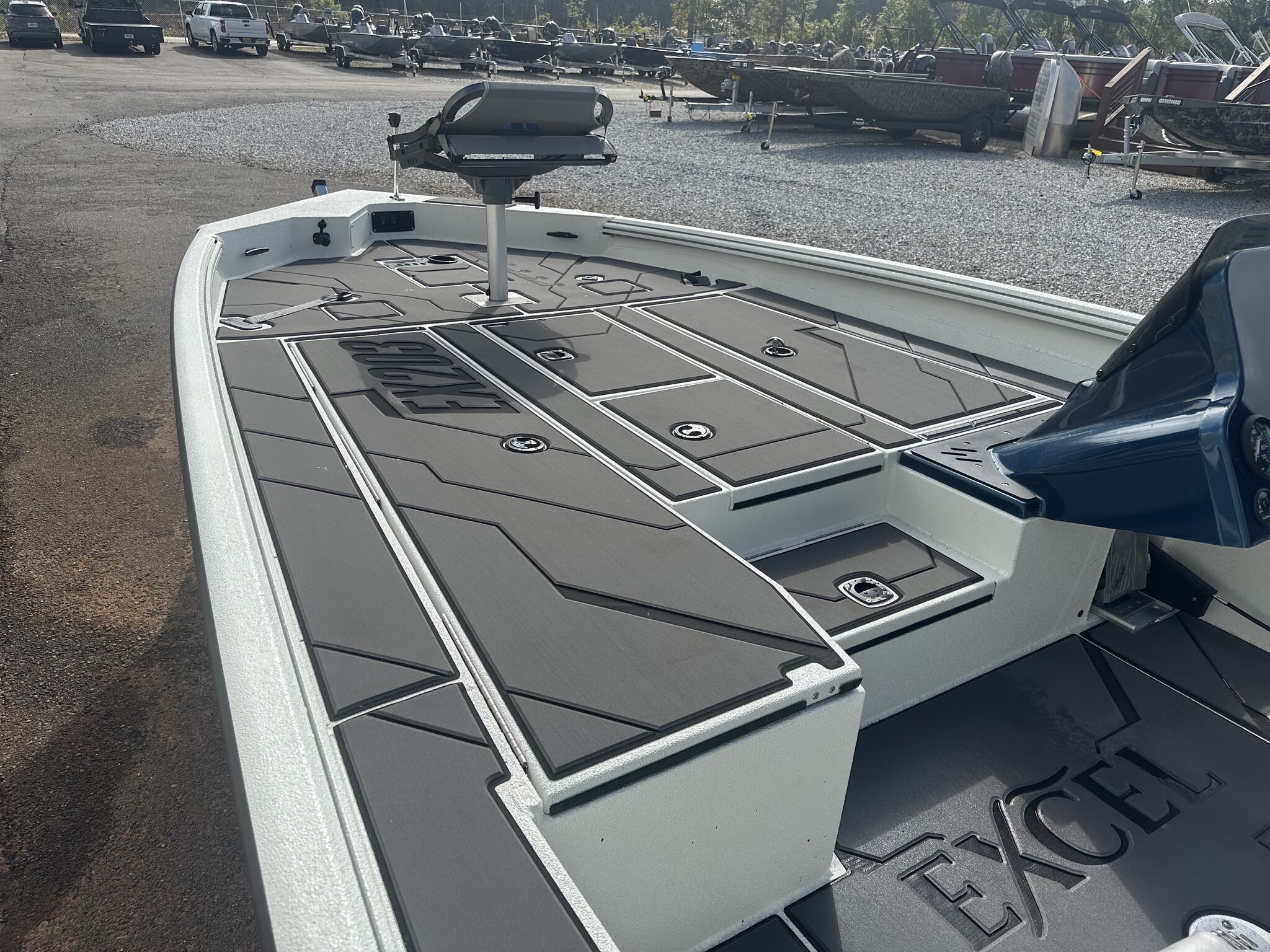 Bass Boat - 2026 Excel EX 203 | Motor & Keel