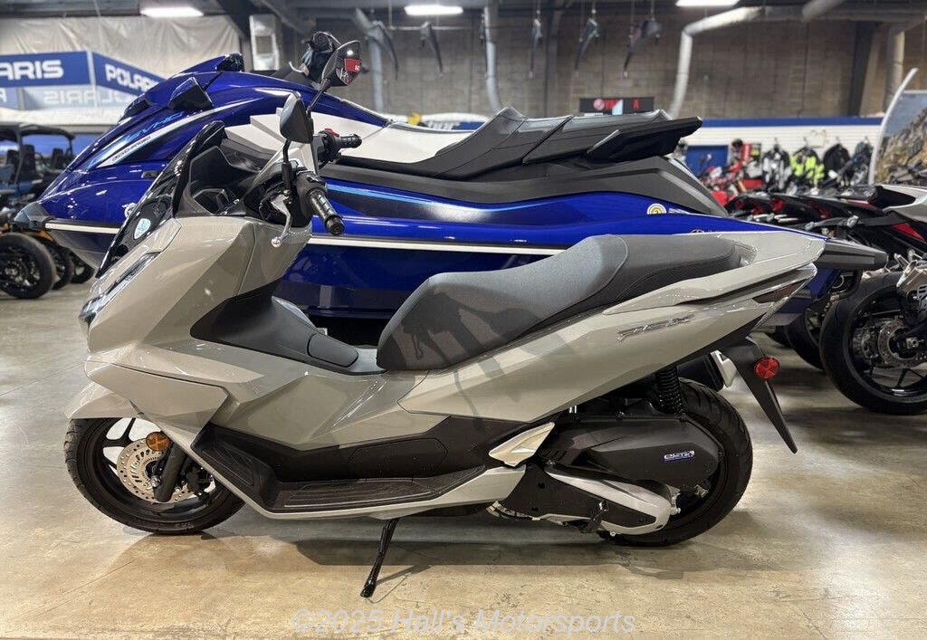 Standard Motorcycle For Sale - 2025 Honda PCX | Rev & Roam