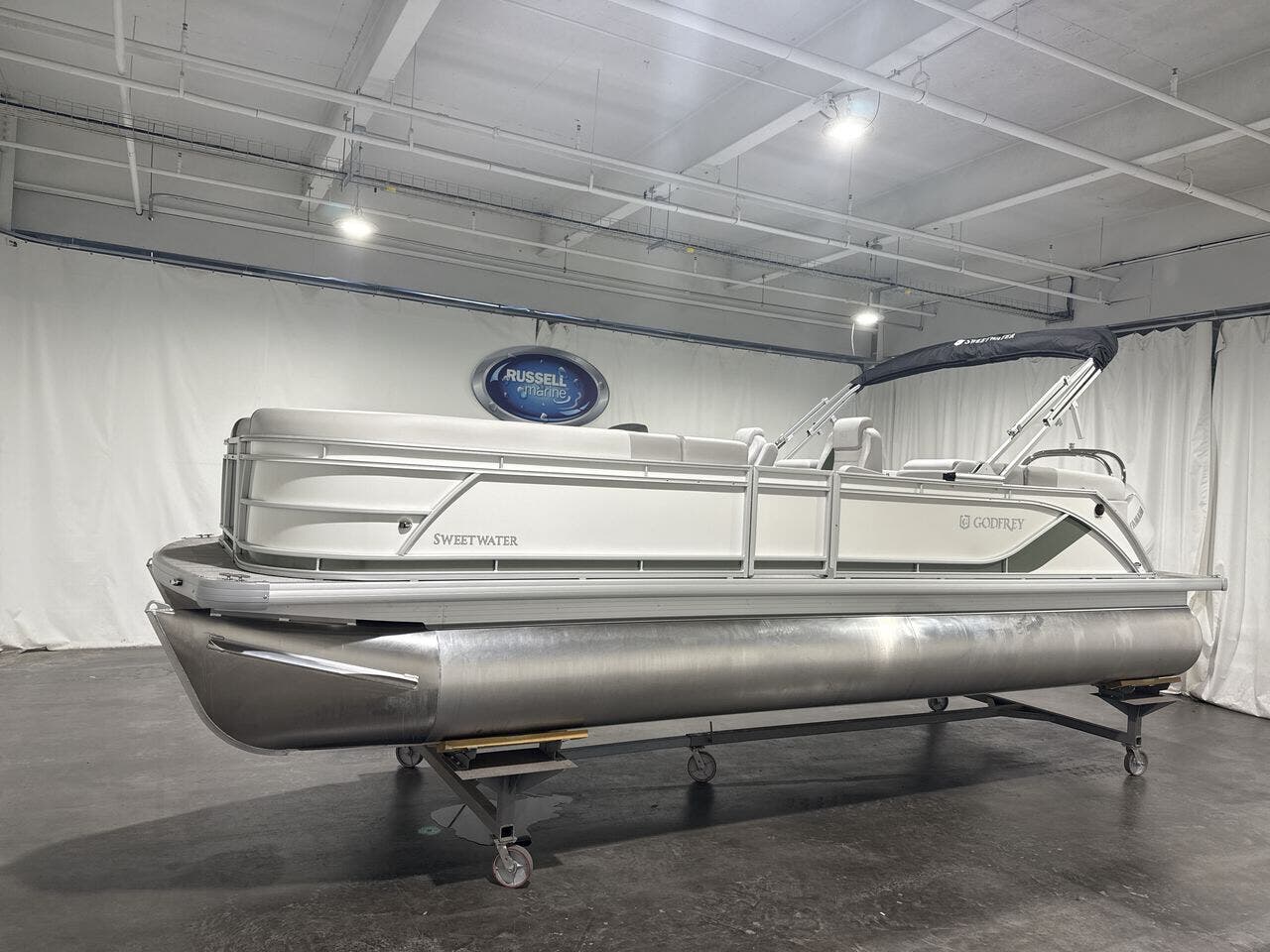 Pontoon - 2026 Godfrey Sweetwater SW2486SBC | Motor & Keel