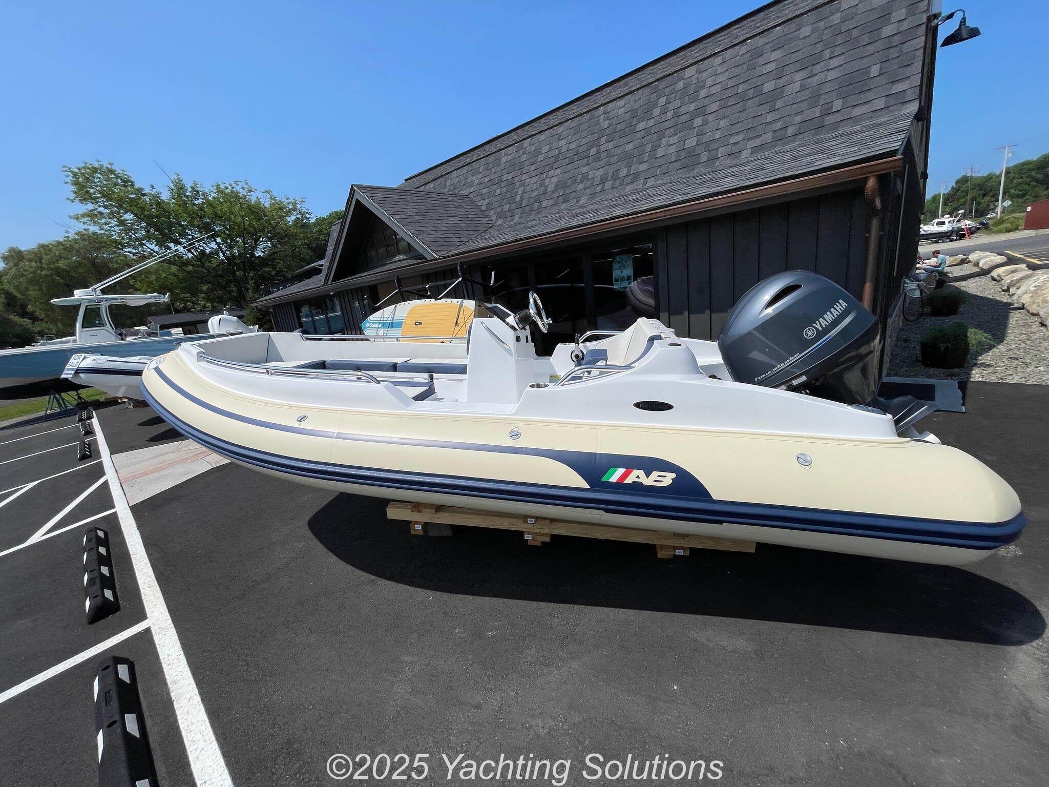 Inflatable - 2025 AB Inflatables Nautilus 17 DLX | Motor & Keel