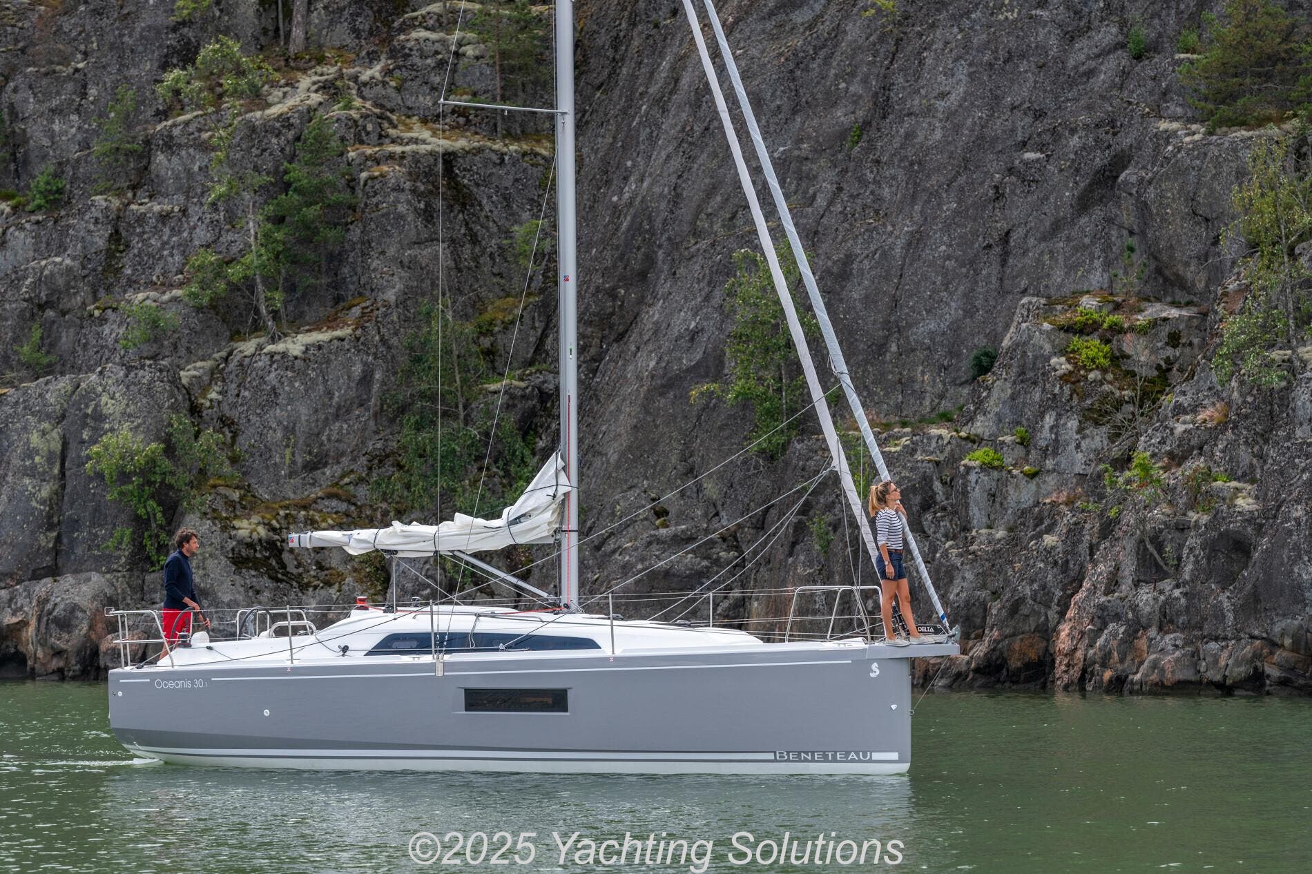 Cruiser/Racer - 2024 Beneteau Oceanis 30.1 | Motor & Keel